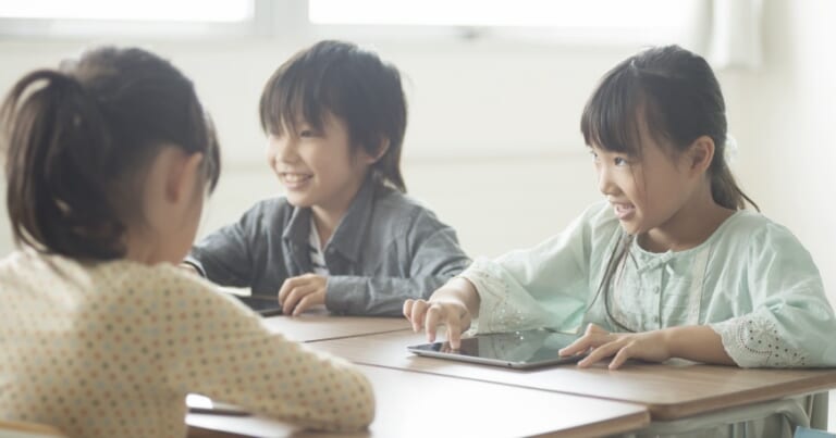 Advantages and Disadvantages of Using Tablets PC as ICT Tools